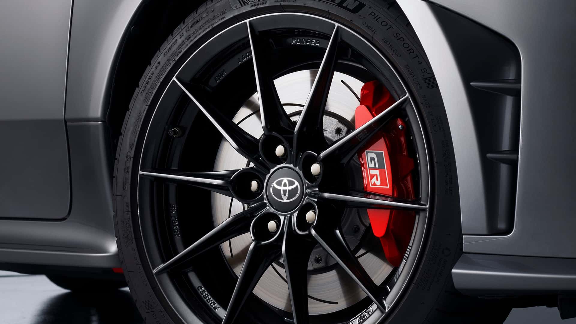 StriveME - تويوتا تطلق يارس GR 2024 بقير أوتوماتيك والمزيد من القوة